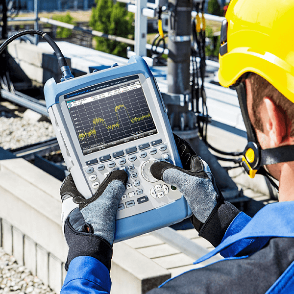 1309.6000.04 | FSH4 spectrum analyzer, handheld, 9 kHz - 3.6 GHz ...